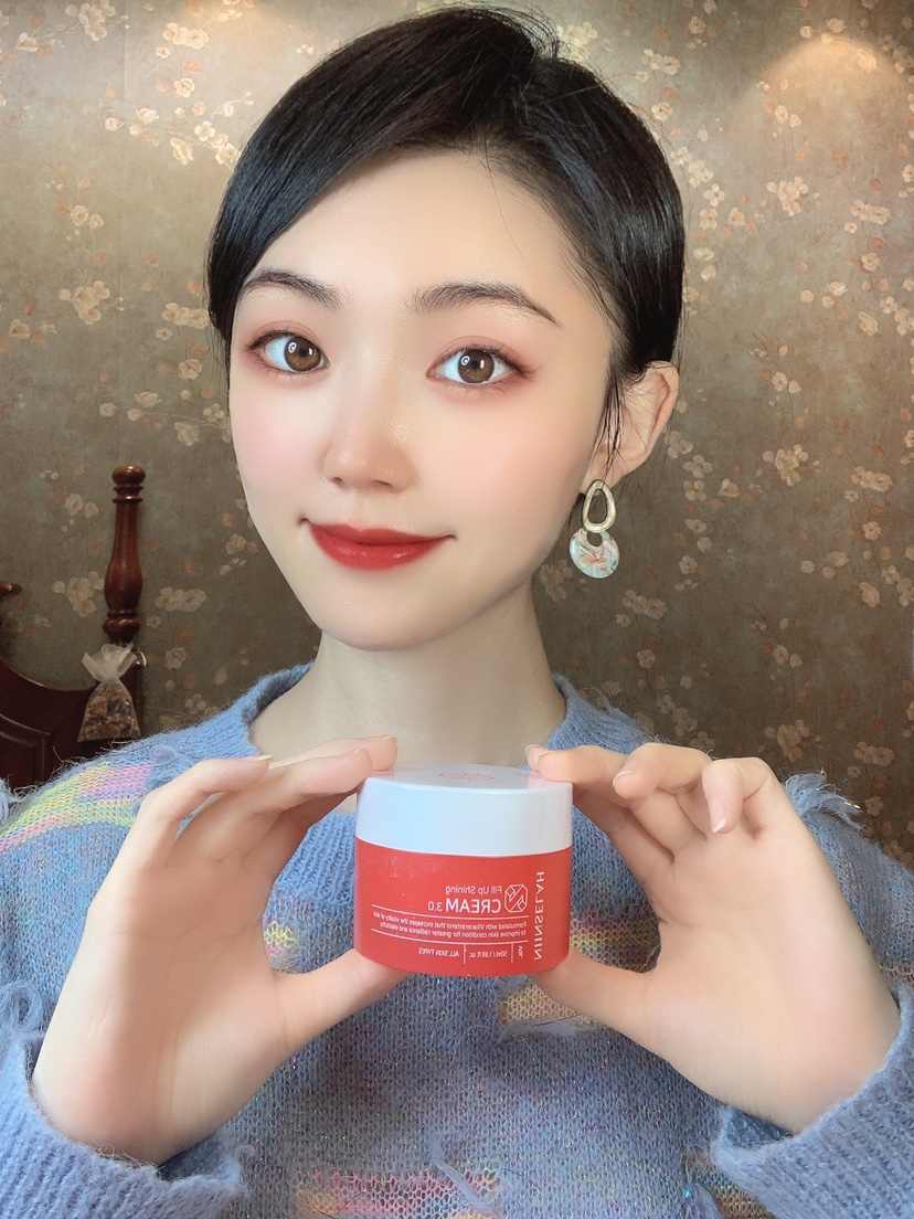 Snow Li's Instagram, Twitter & Facebook on IDCrawl