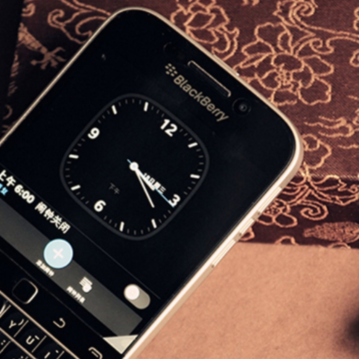BlackBerry Classic Q20：复古与现代的完美碰撞，学生党戒网神器！📱 -手机-淘宝百科网