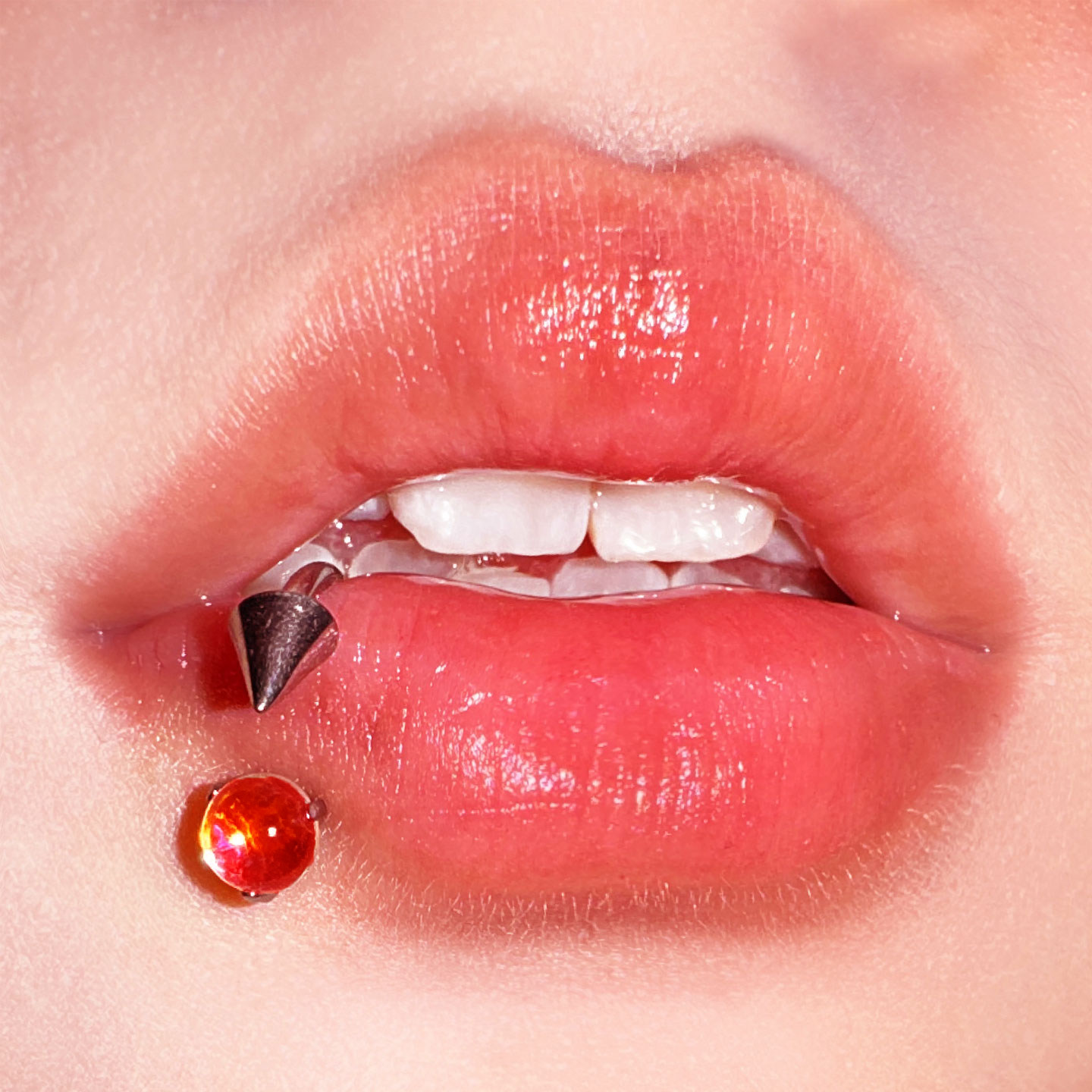 Personalized trendy accessories, titanium lip studs 👑