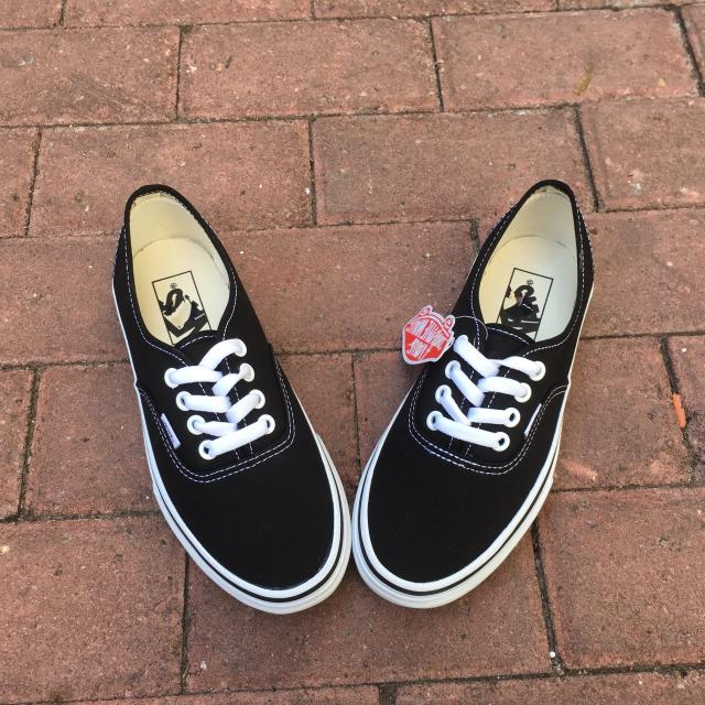 [USD 33.10] Foreign trade woman Wansi AUT black and white version of ...