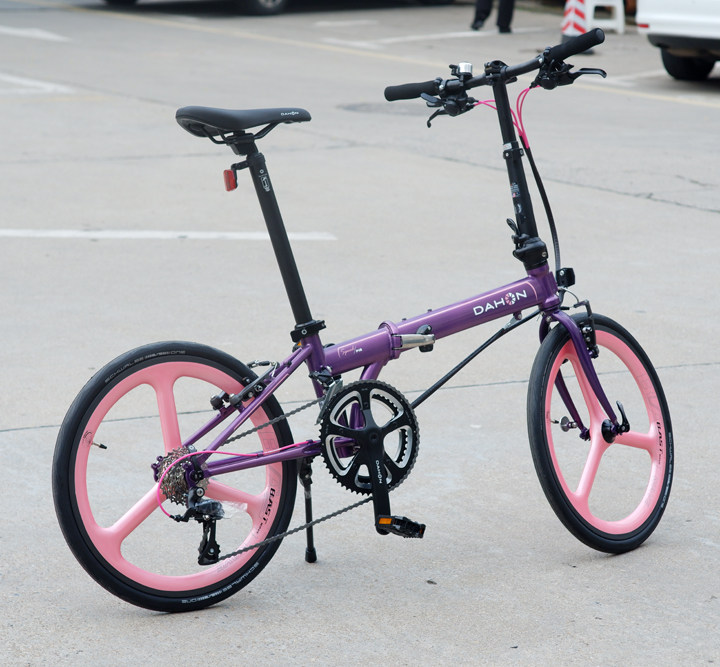 🚴‍♀️折叠自行车界的颜值担当！DAHON 大行 P18 升级版紫色 SP18 彩色碳纤维轮组，带你畅游城市绿道！🌈-折叠自行车-淘宝好物网