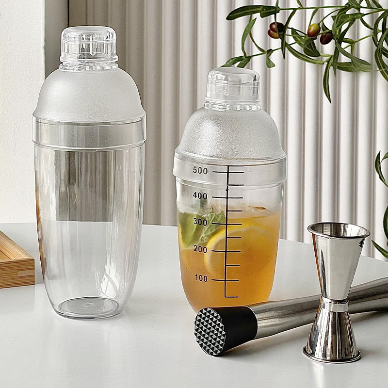 Thickened shaker cup with scale, handy gadget for homemade drinks?