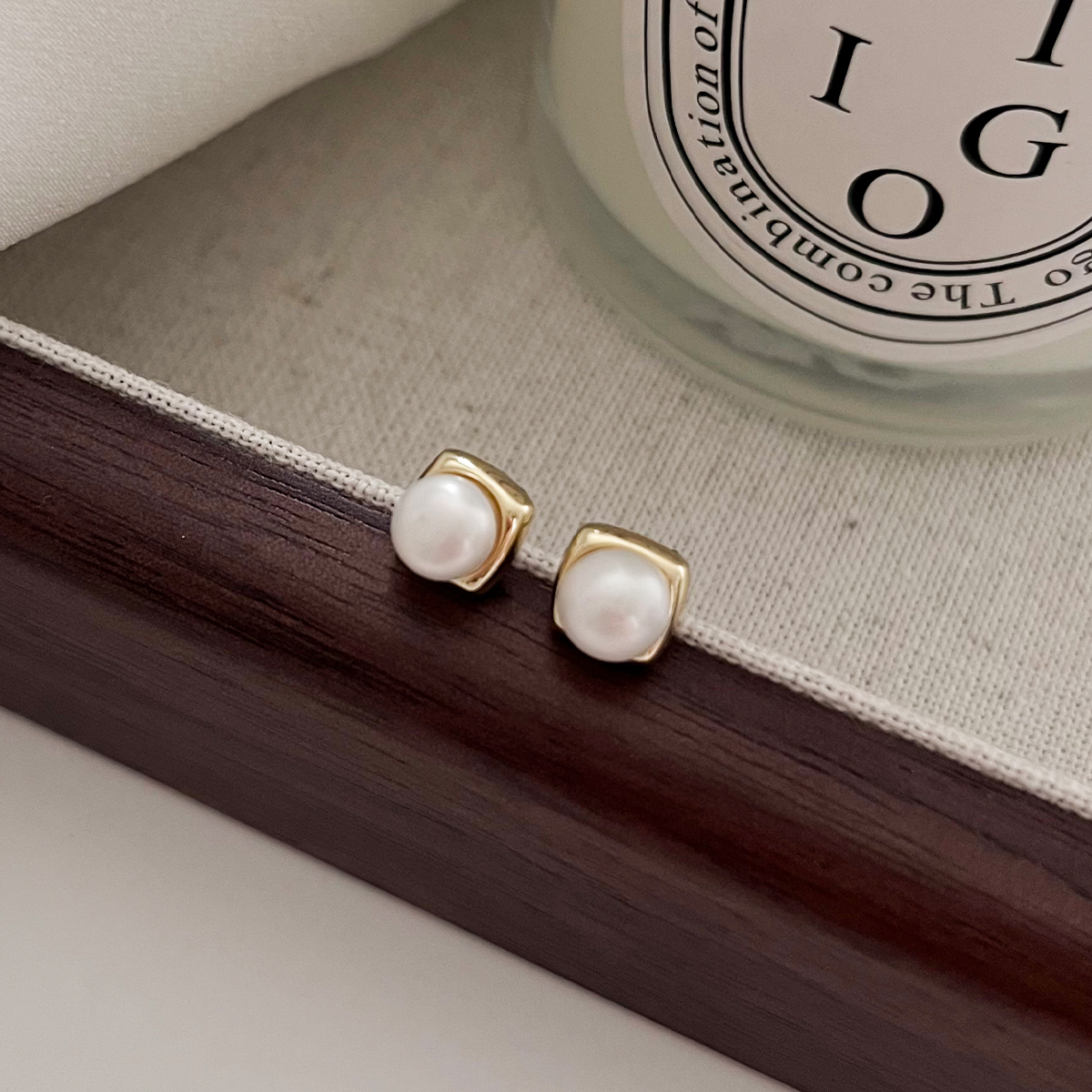 S999纯银足银方形淡水珍珠耳钉女韩国气质简约小众设计感小巧耳饰-阿里巴巴