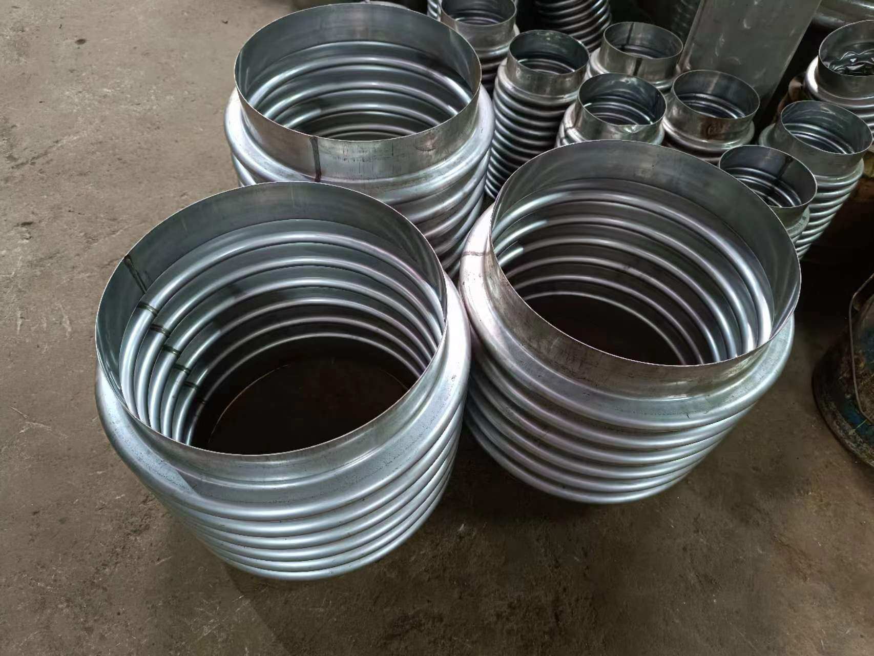 304 vs 316L vs 2205 vs 310S不锈钢：揭秘焊接波纹管与膨胀节的终极对决！-膨胀节-淘宝百科网