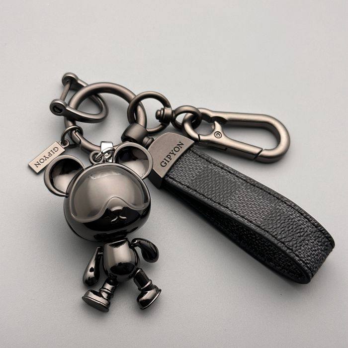 Cartoon cute metal violent bear keychain, your new favorite of fashion?