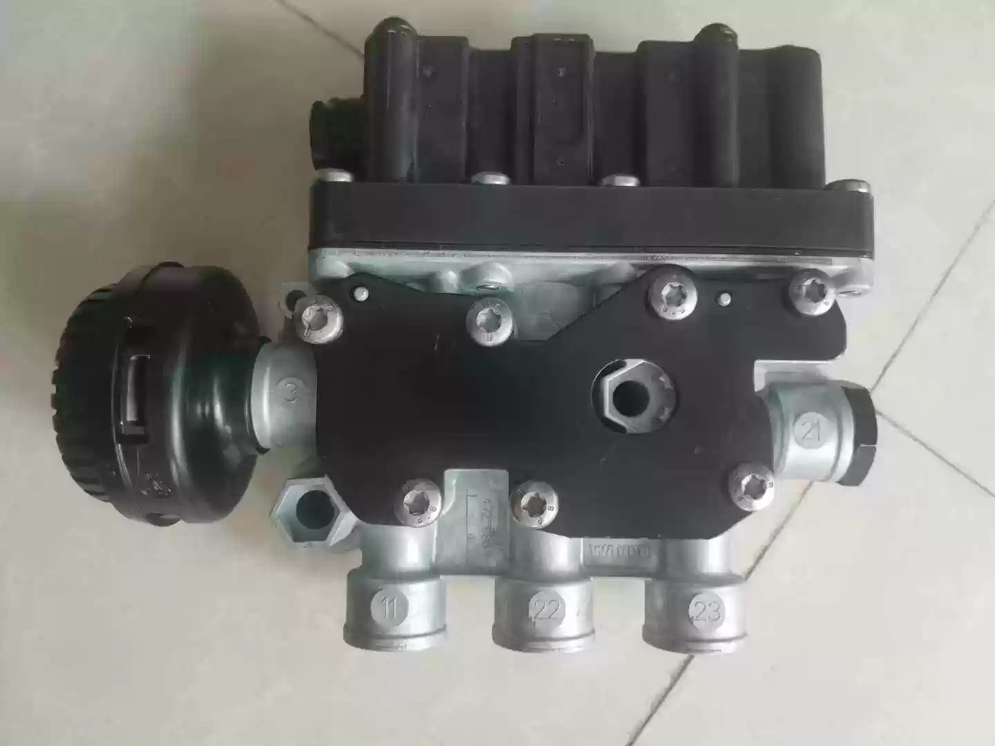 ECAS电磁阀WABCO分配阀4728800300正厂汽修汽配4728800010电磁阀