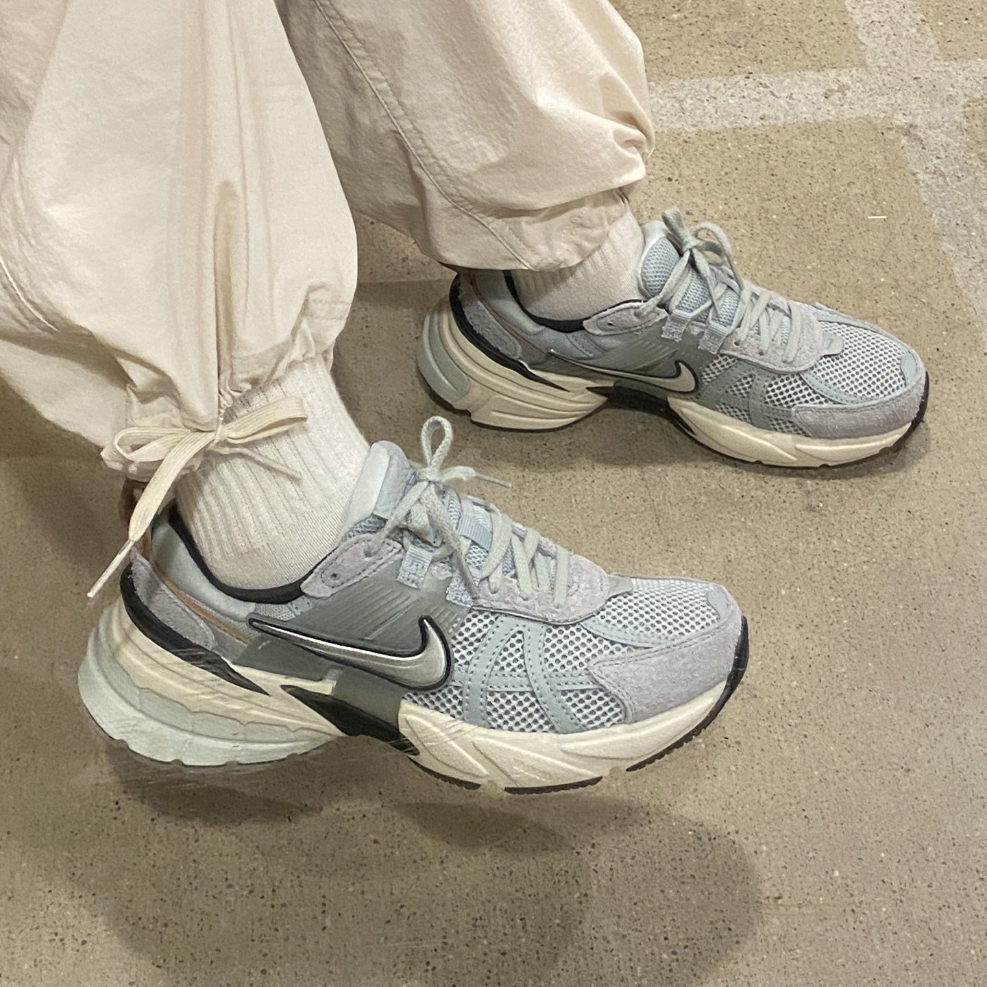 Nike V2K Run FD0736-005：25年春夏网面透气跑鞋，男女同款，运动休闲两相宜！-跑步鞋-淘宝好物网