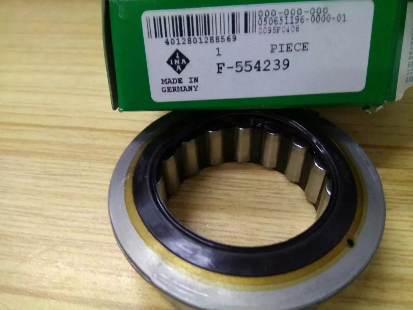 Volkswagen gearbox bearing F-554239 bearing imported German INA bearing