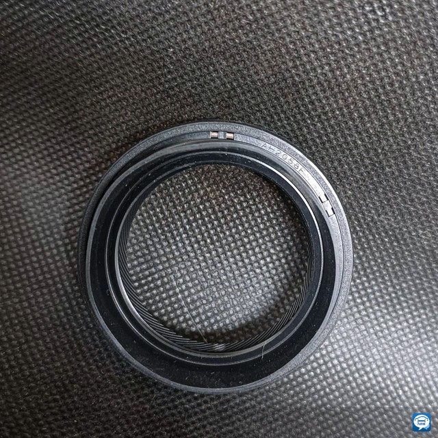 AH2058F 斯巴鲁 左半轴油封