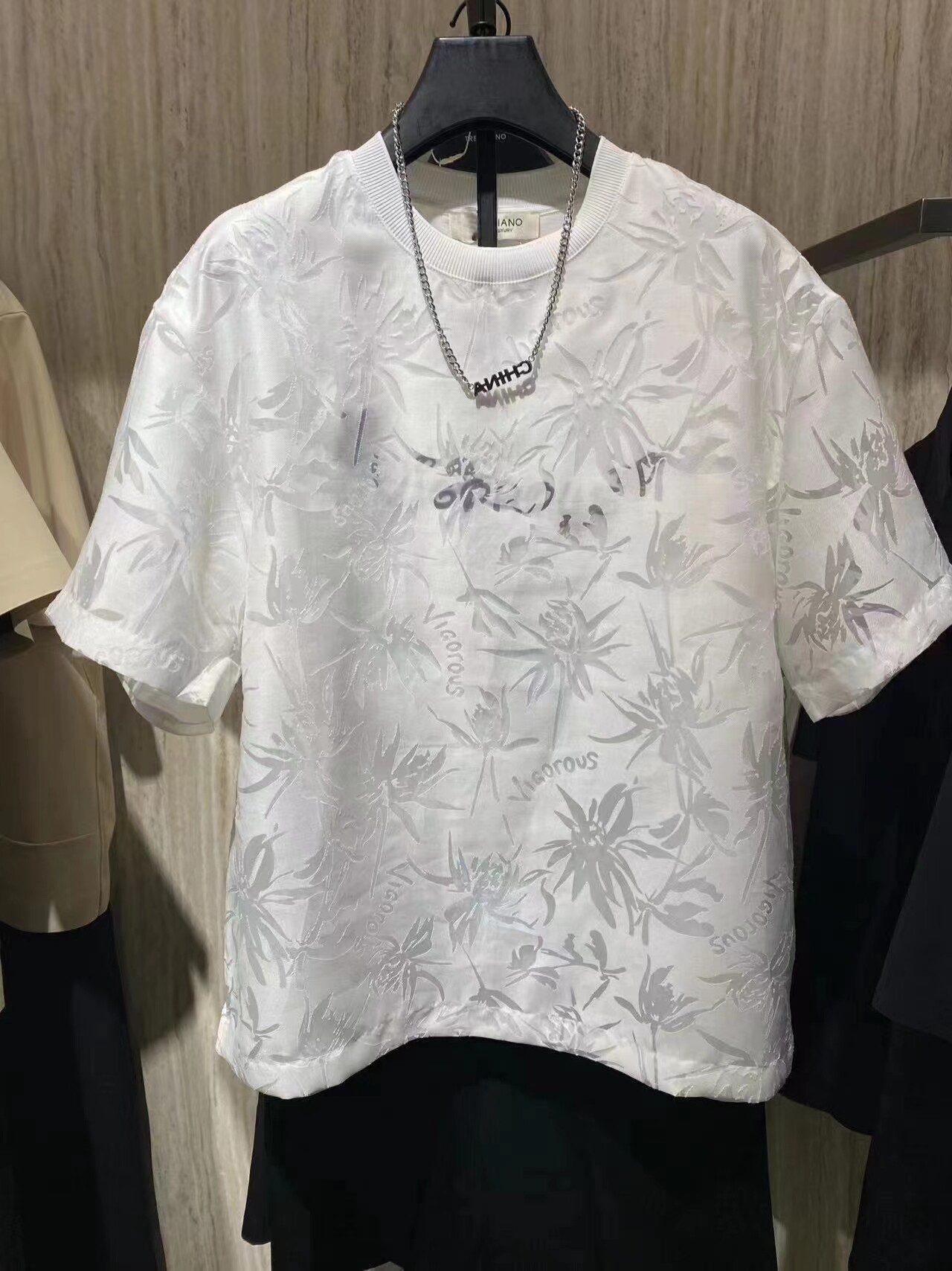 TRENDIANO時尚潮牌男裝2023夏新鏤空燒花刺繡短袖T恤衫3TC2021170