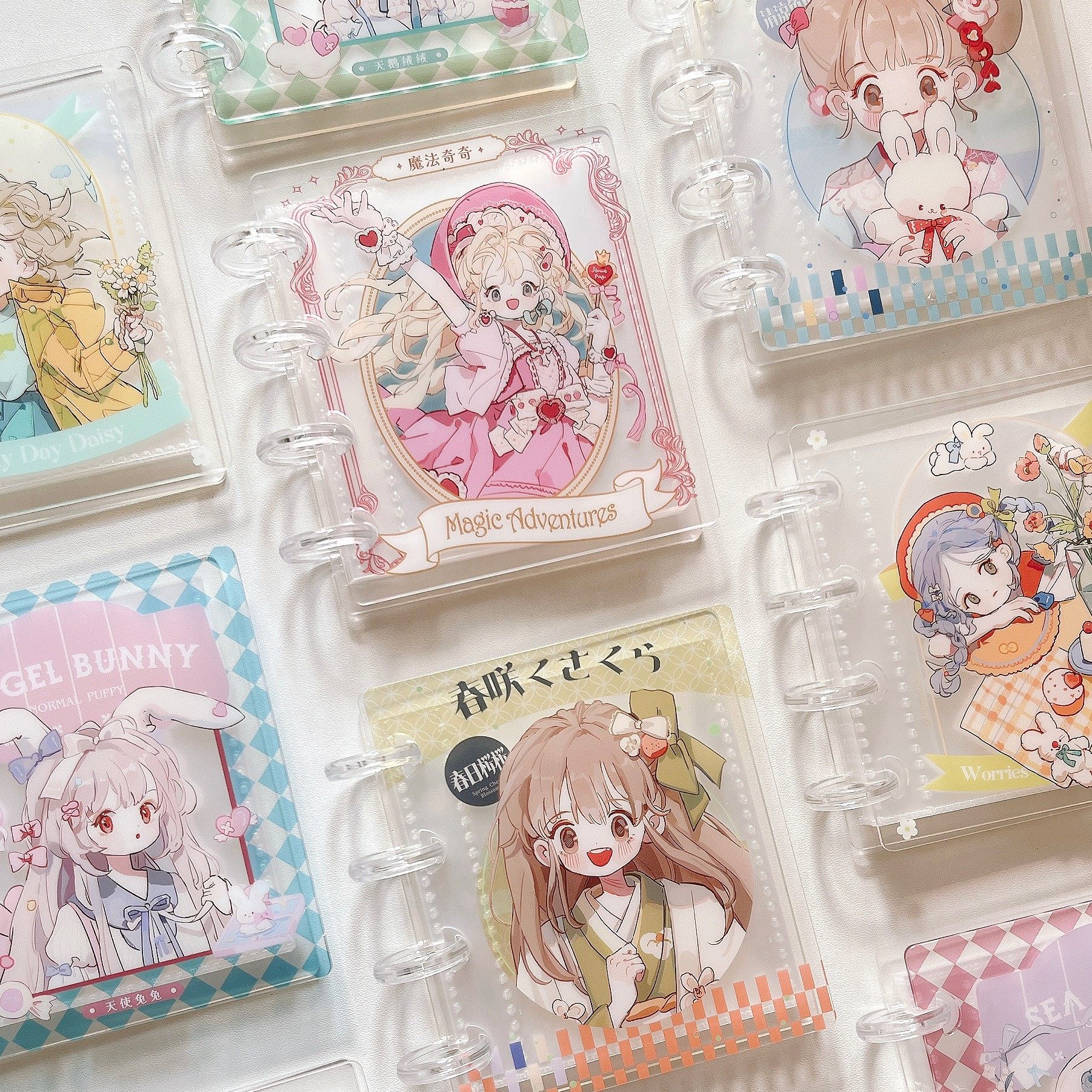 A small card storage book with a square grid, good news for collectors? 🐶 🔍