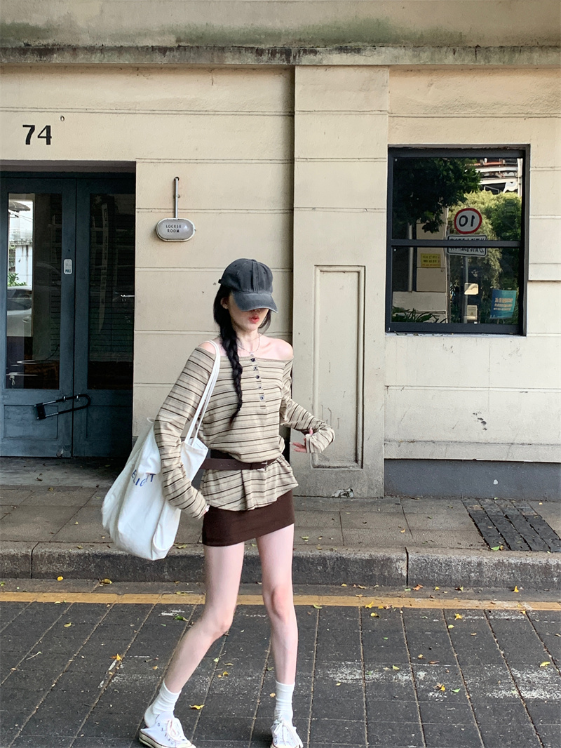 PPHOME復古撞色條紋一字肩長袖T恤女秋季辣妹防曬罩衫設計感上衣|T恤|ETMall東森購物網