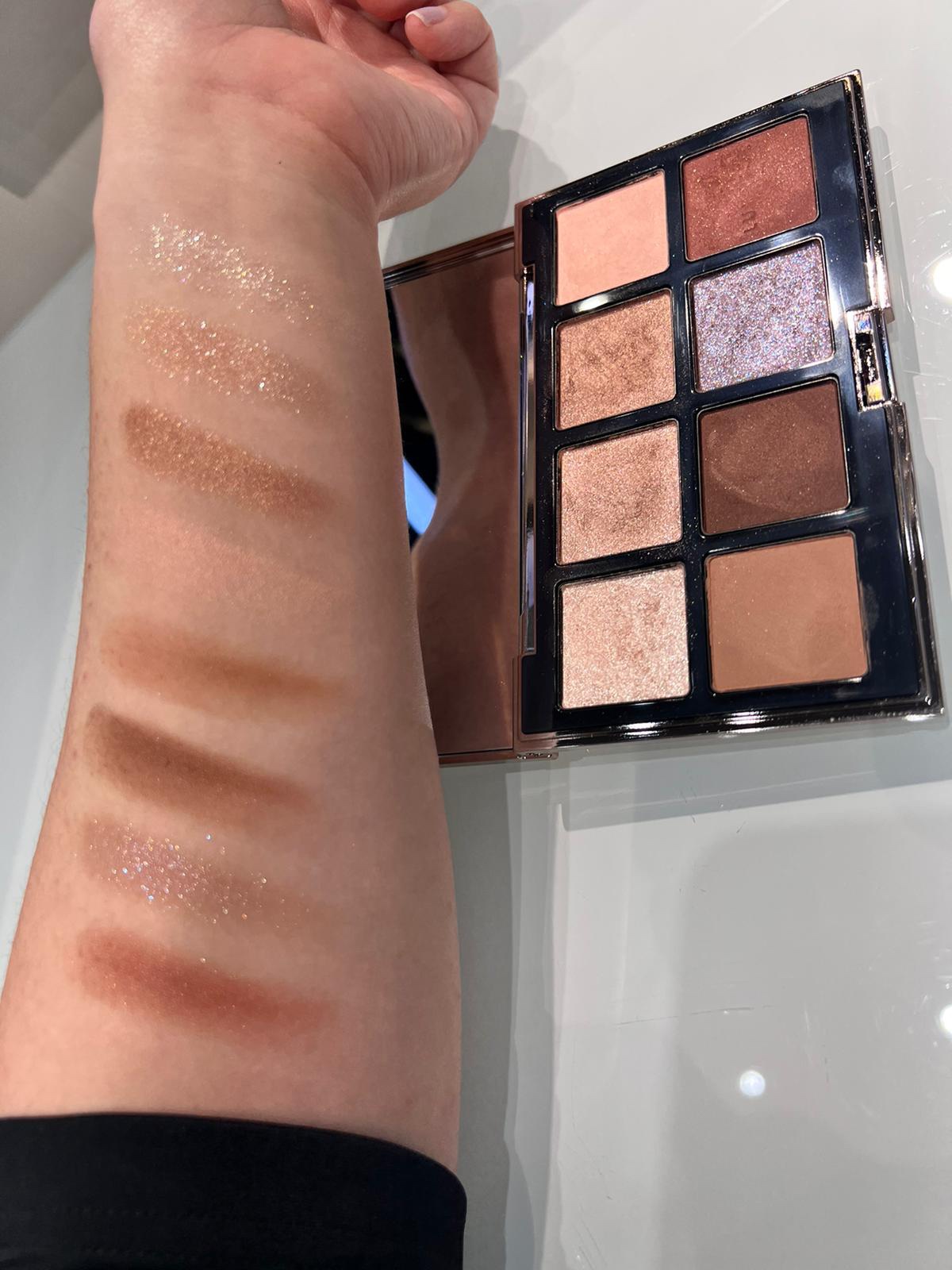 330元能买到LUNASOL圣诞限定眼影吗？八色EX02/EX01真实测评来了！_眼影_淘宝美妆网