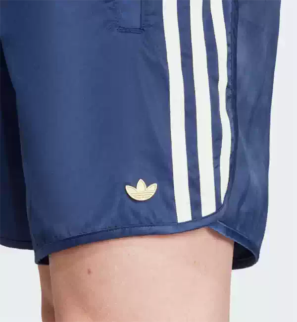 日本代购 adidas IZ3186 IY7836 三叶草男女款复古缎面短裤-Taobao Singapore