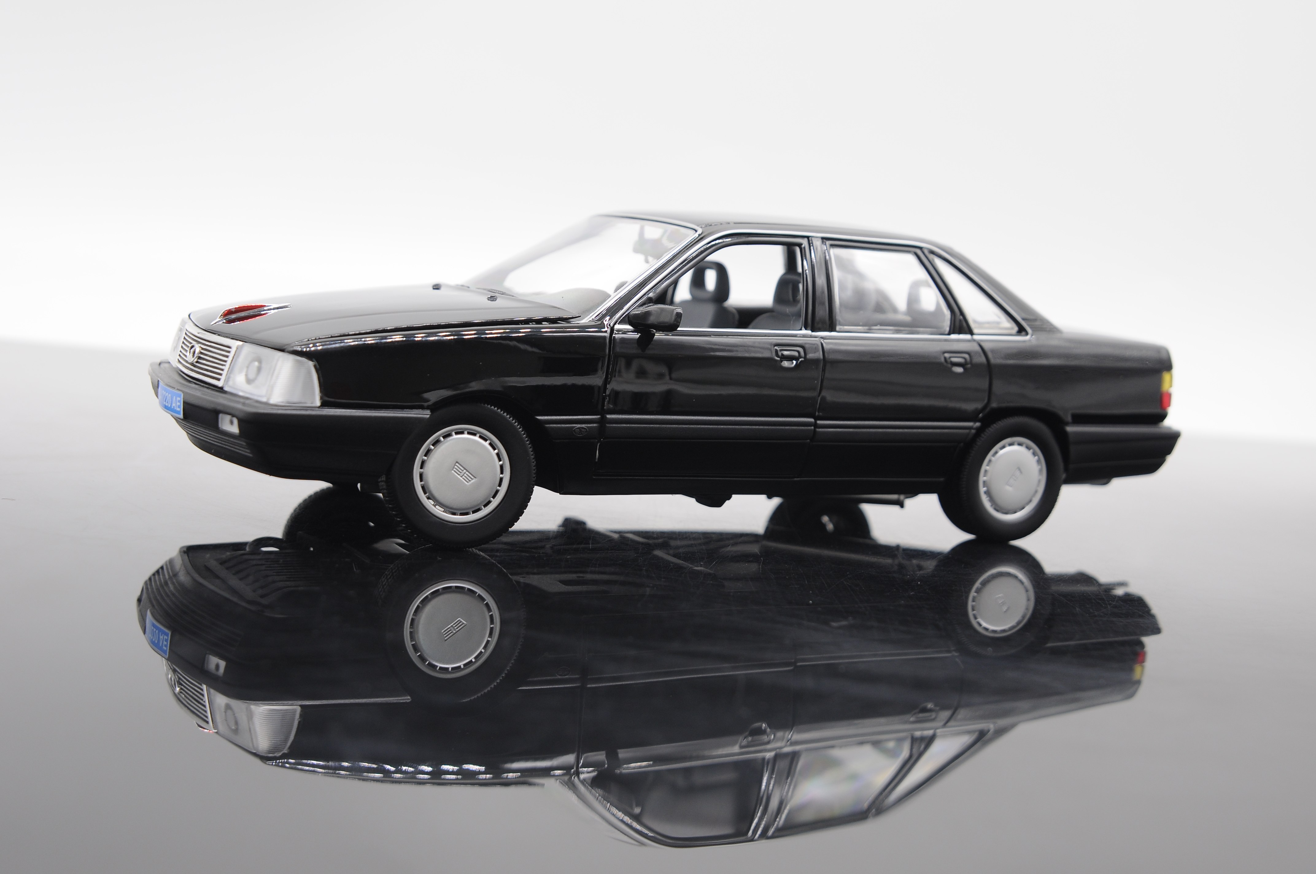 一汽 紅旗CA7220 AE 1:18 合金汽車模型 仿真車模 老版紅旗車模