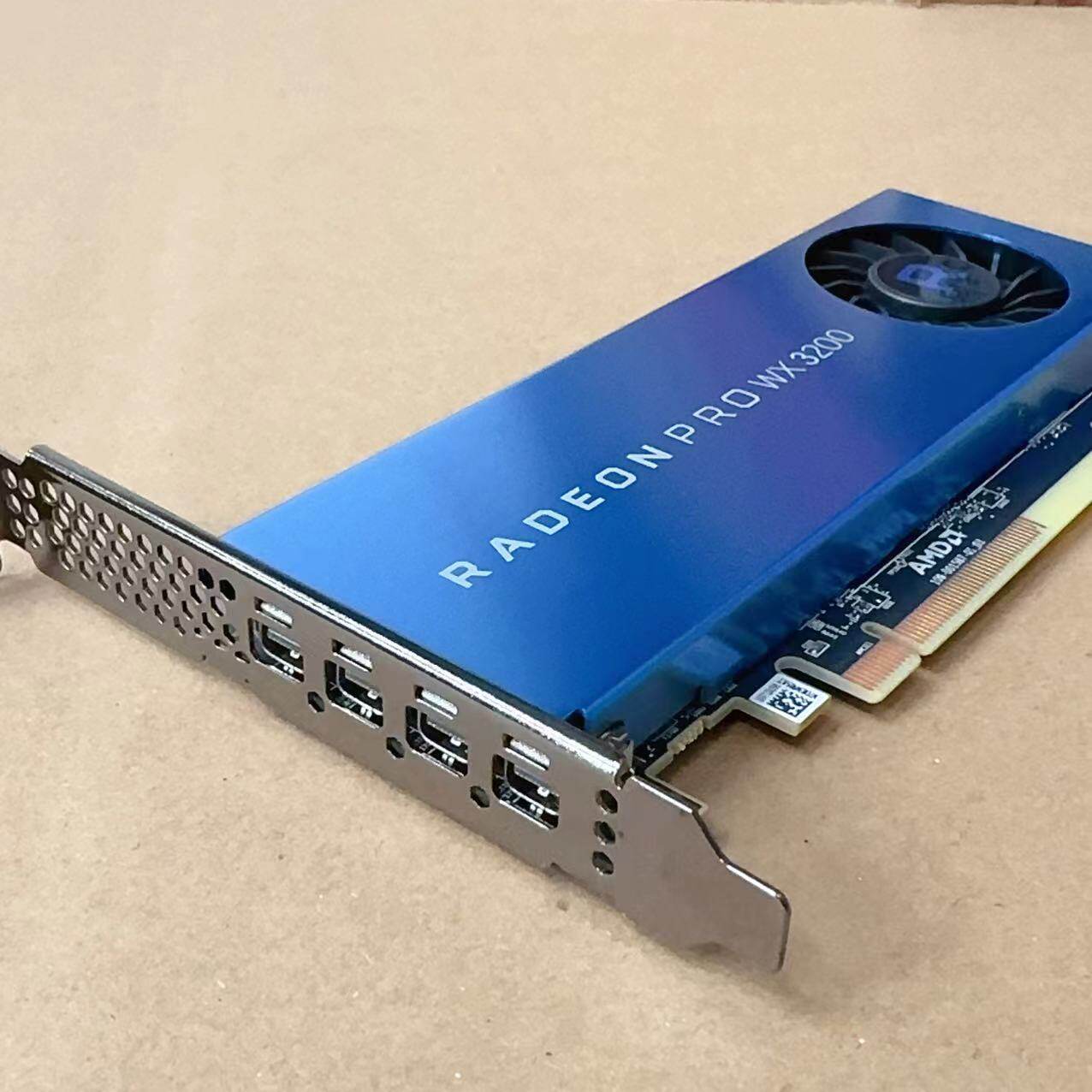 AMD Radeon PRO WX3200，4G显卡如何助力创意工作？🎨-显卡-淘宝好物网