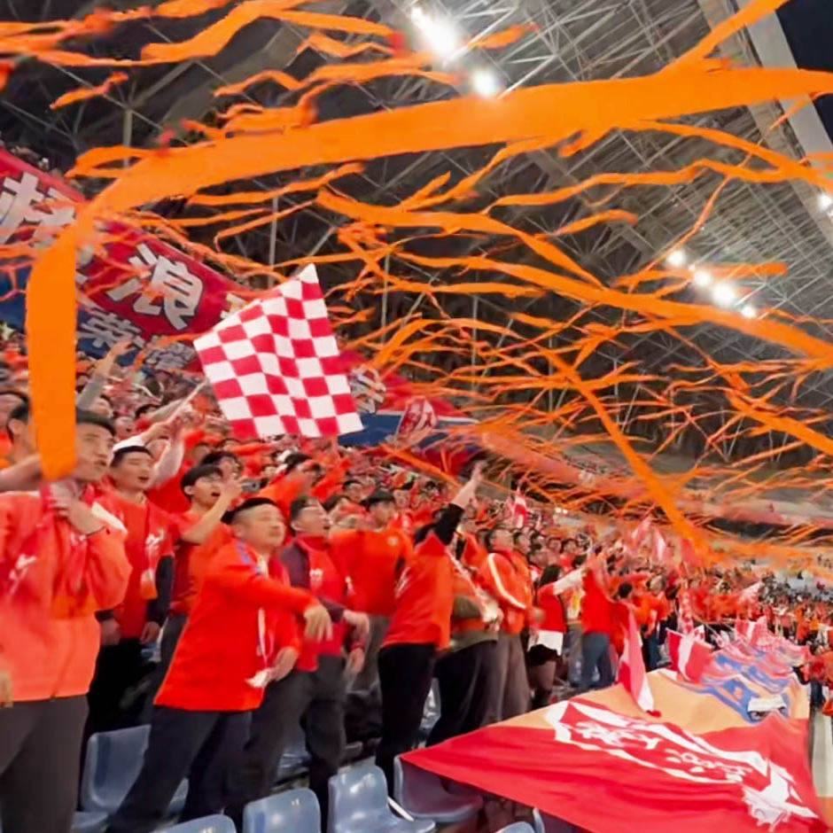 Recommended hand-thrown crepe paper streamers for football games | the ...