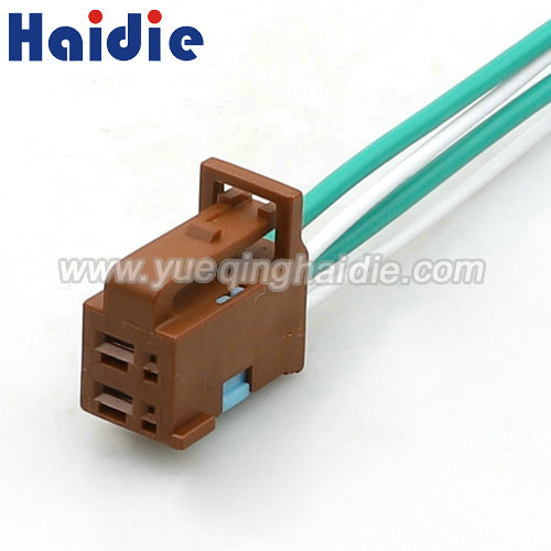 DJ7042-0.6-2.8-11/21适用汽车座椅抬升电机插 头(下槽)6098-2830