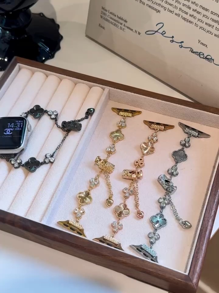 四叶草表带绝了！戴上它，iWatch秒变高光配饰 _智能手表手环表带_淘宝数码网