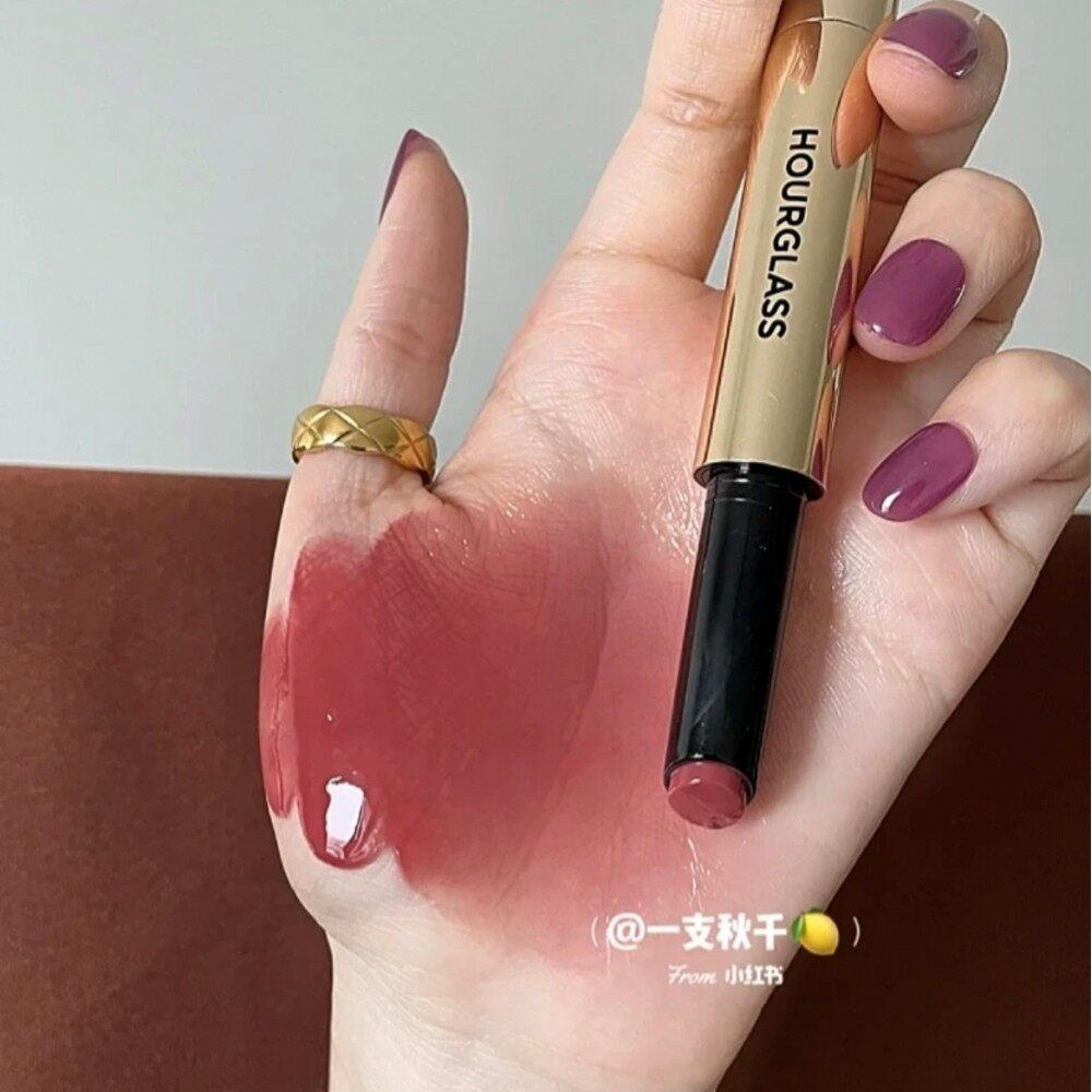 Hourglass小金管唇蜜：清冷奶咖色号105，让你的唇色成为焦点！-唇膏-淘宝好物网