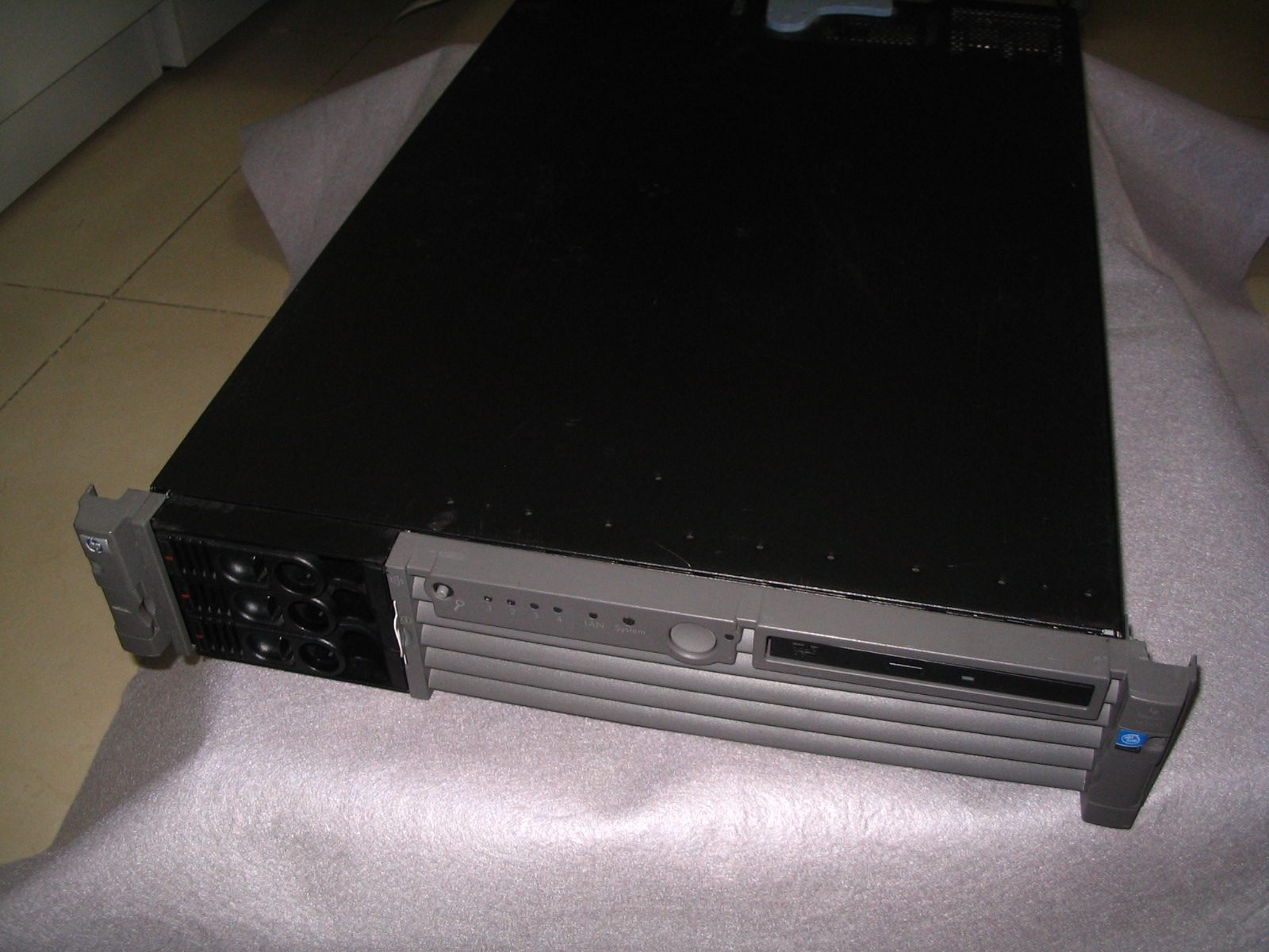 9成新惠普RP3440才卖15500？这台20年前的服务器，竟成当代AI训练室的隐藏王牌？_服务器_淘宝数码网