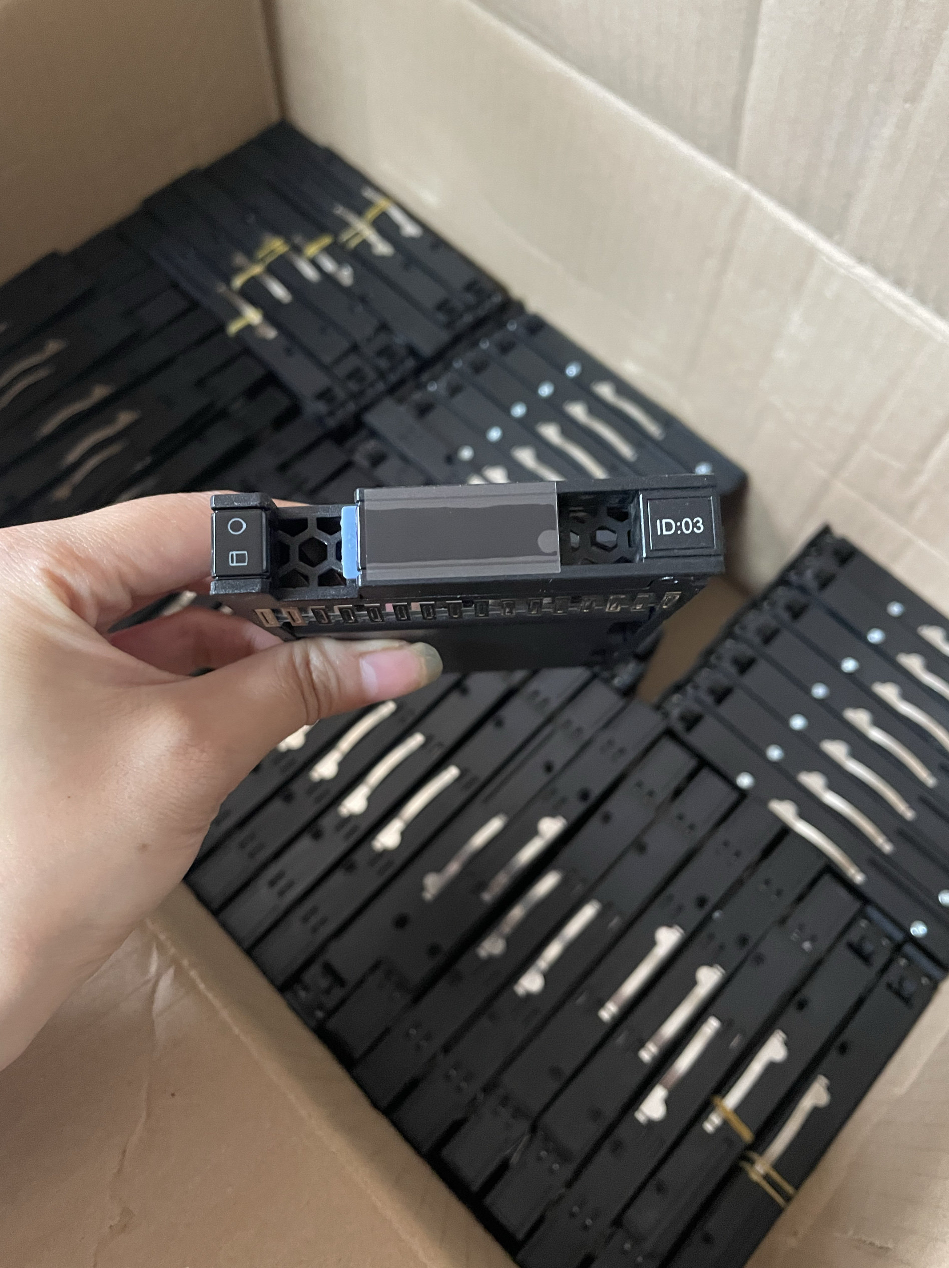 Aurora server hard disk tray a620-g30 i620-g30 i840-g30: the secret ...