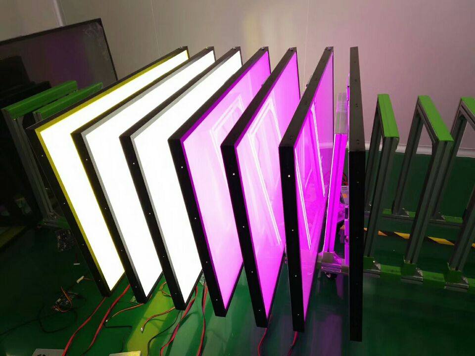 School highlight LCD screen Exhibition highlight display Advertising ...