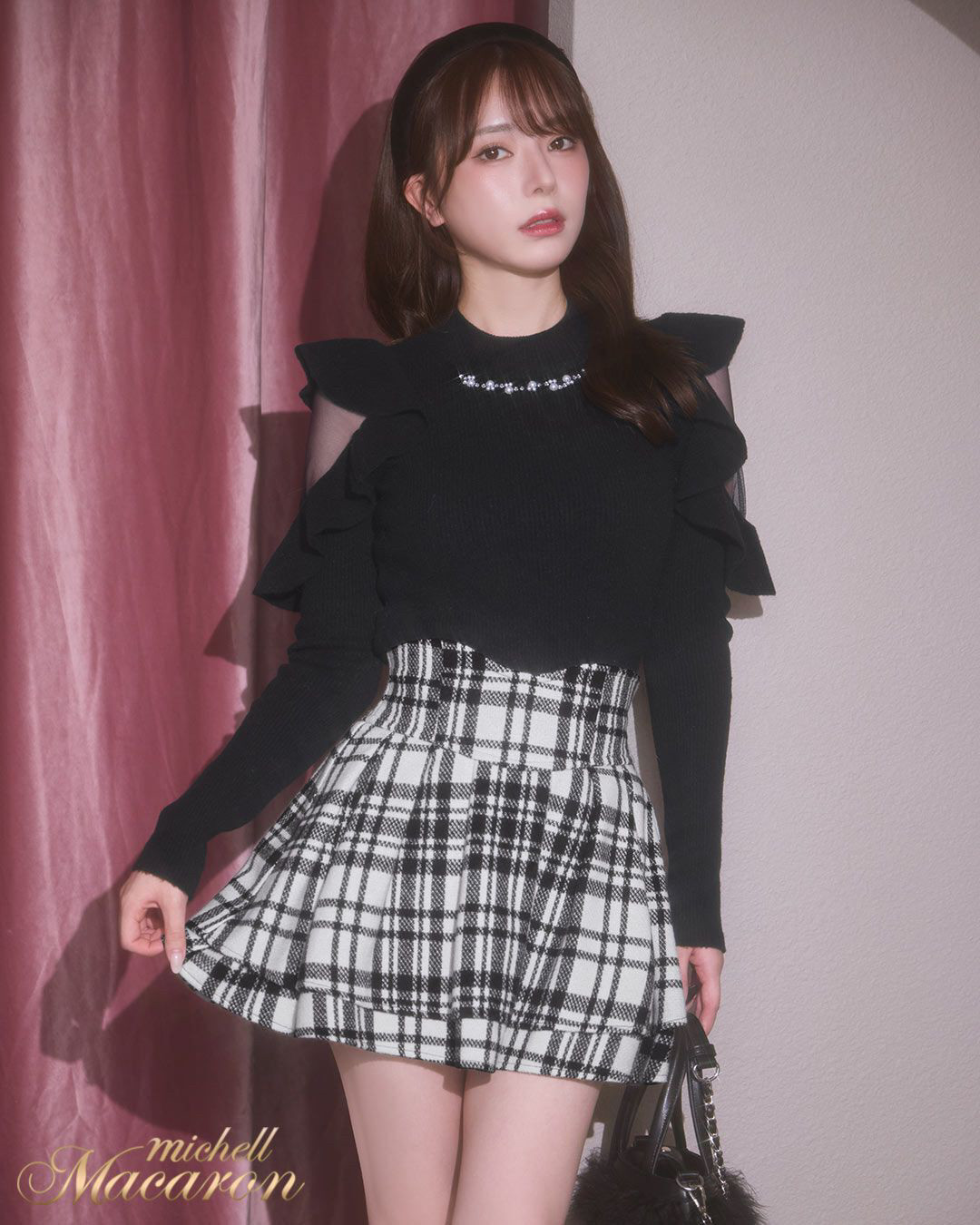 马卡龙美腿裙真的这么炸裂？🔥Michell Macaron黑白不对称格子半裙测评-lolita-淘宝好物网