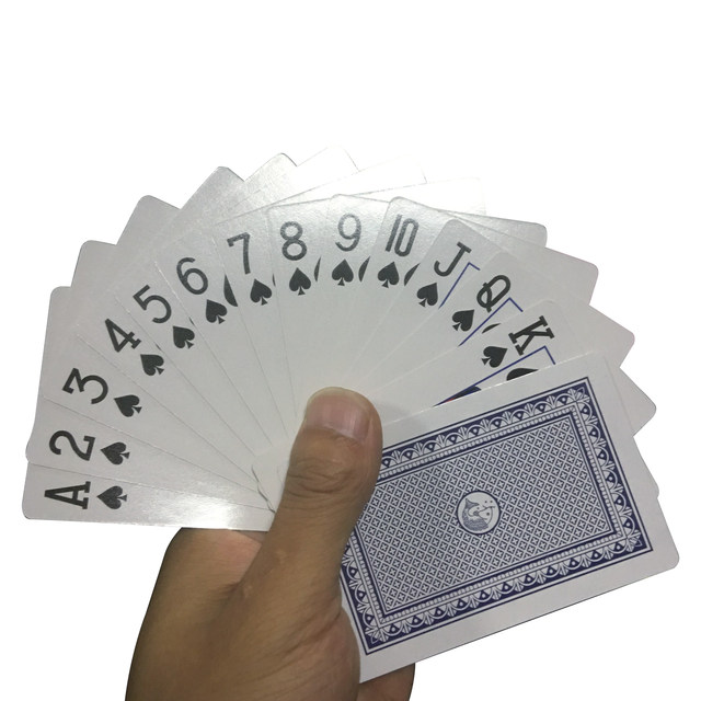 Genuine fishing poker card batch 100 pairs thickened large characters ...