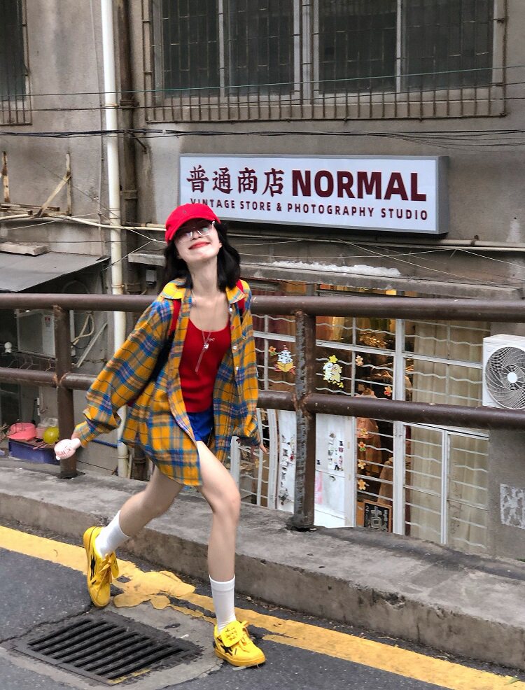 Unique SEI韩系甜美减龄花边拼接短袖衬衫+宽松阔腿休闲牛仔裤：如何穿出少女心与舒适感并存的夏日look?-衬衫-淘宝百科网