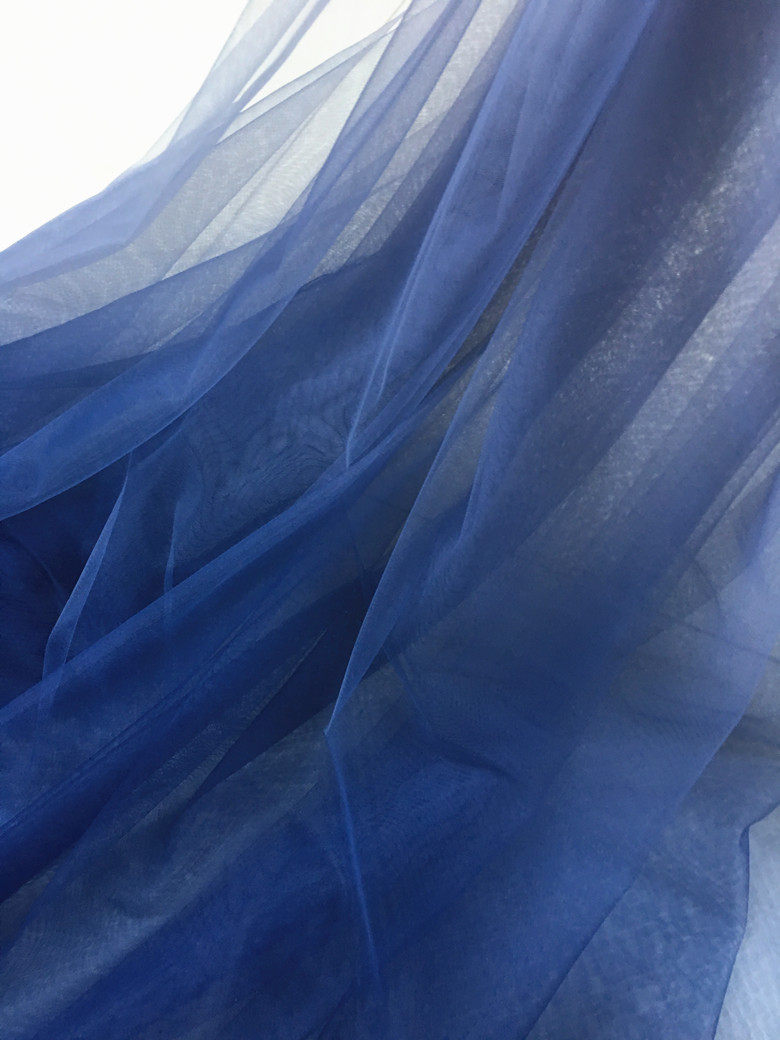 超仙黑浅蓝色星空蓝渐变色网纱布料面料柔软透明礼服布料服装面料-阿里巴巴