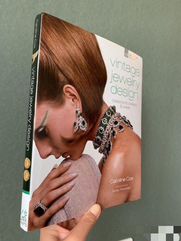 Vintage Jewelry Design: 经典收藏&佩戴指南，复古珠宝的魅力你get了吗？-科学研究方法论-淘宝好物网