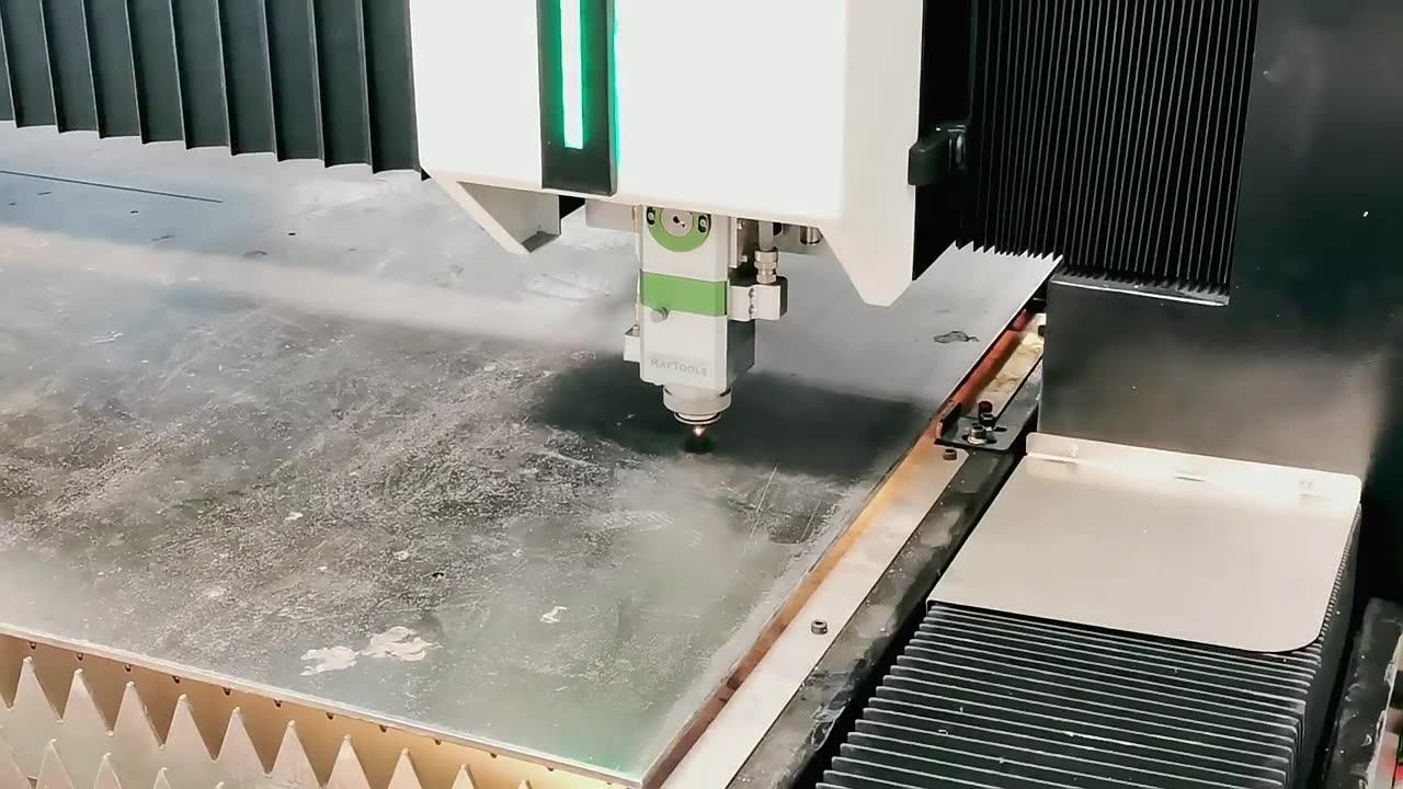 Ss Cs Fiber Cnc Laser Cutting Machine Raycus Ipg 1000w 1500w 2000w ...
