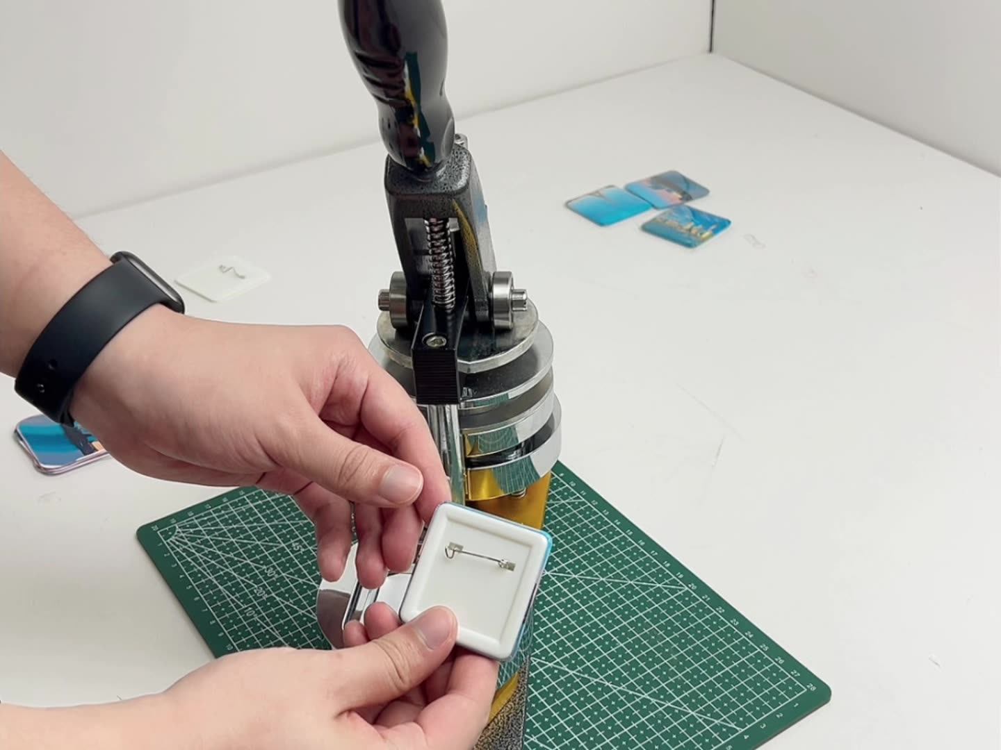 55*55mm Square Shape Button Maker Machine With Cutter And 100 Sets Pin ...