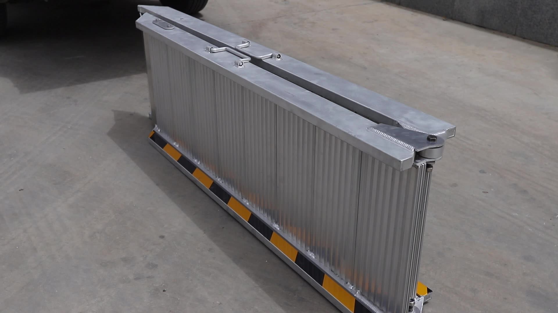 Handicap Van Ramp And Wheelchair Ramp Mainly Aluminum For Minivan And ...