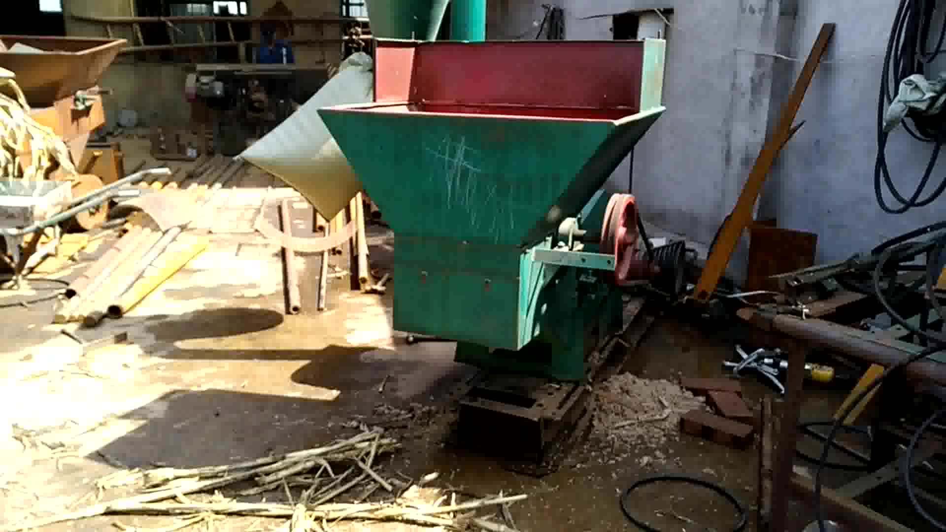 1.5 Ton/hr Straw Crusher Machine/ Grass Cutter And Hammer Mill - Buy 1. ...