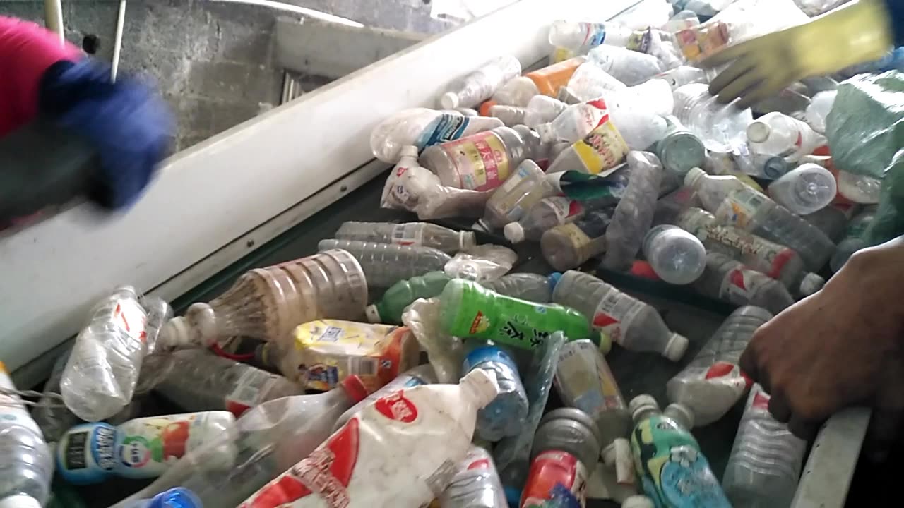 矿泉水瓶回收破碎生产线 长纤级3A瓶片清洗线 PET饮料瓶设备-阿里巴巴