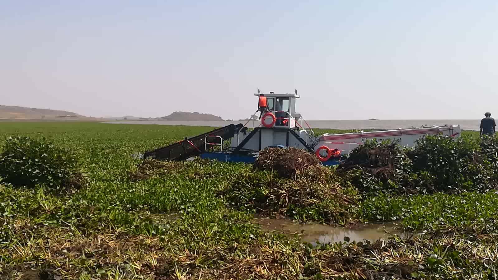 River Clean Machine /trash Skimmer Boat / Water Plants Harvester - Buy ...