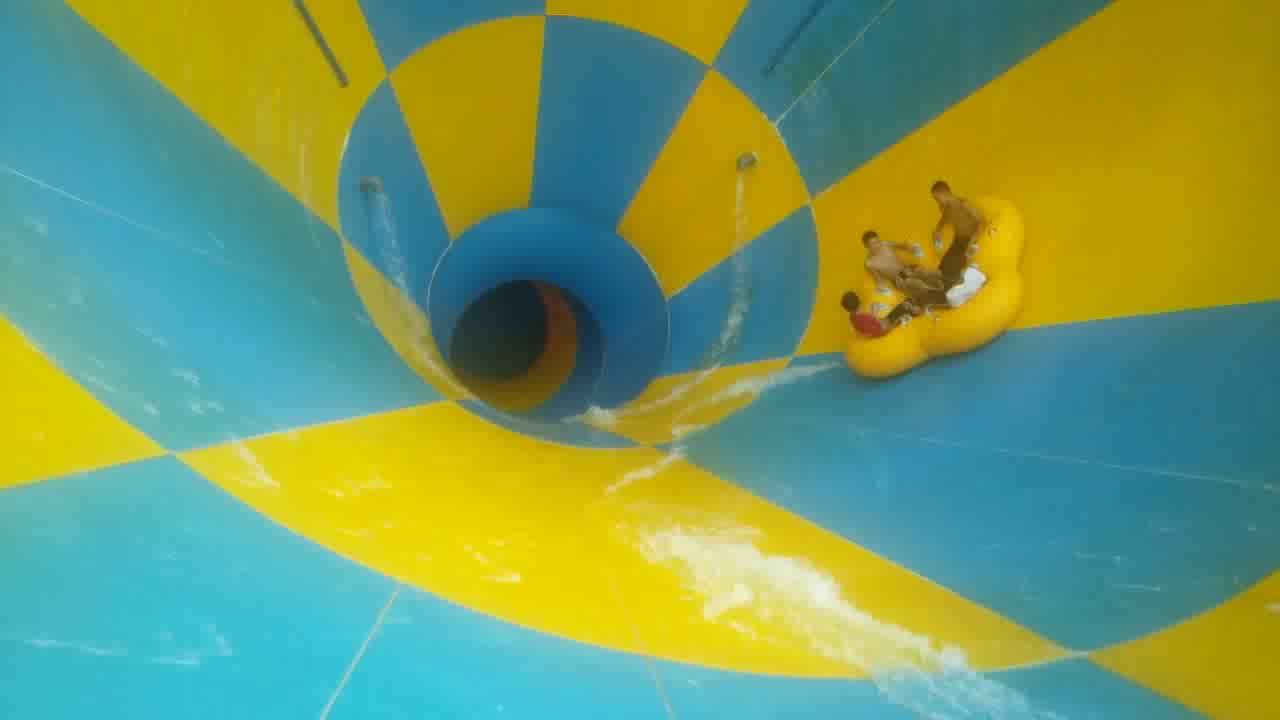 Fiberglass Water Park Water Slide Four Person Cloverleaf Tube With 4 ...