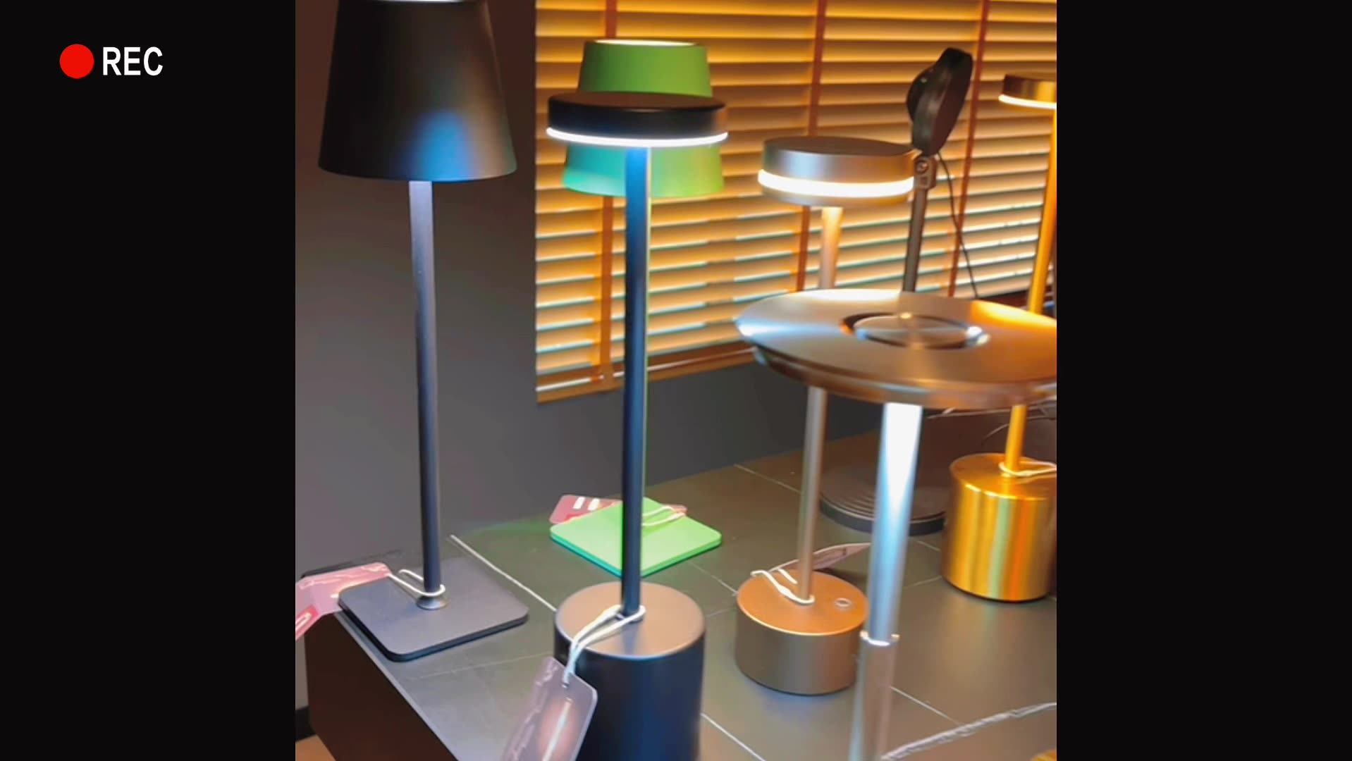 Wholesale Modern Luxury Desk Light Portable Wireless Rechargeable Round ...