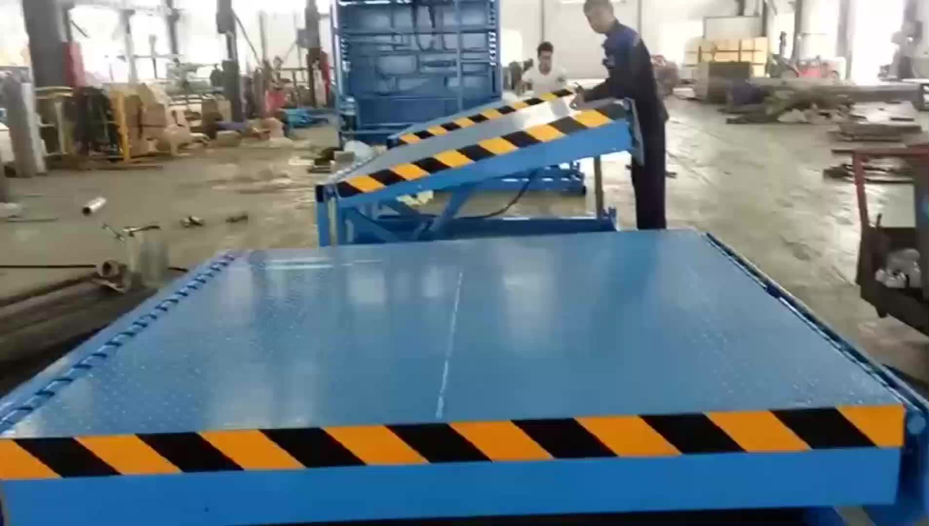 Loading And Unloading Platform Of Forklift Truck With Moving Boarding ...