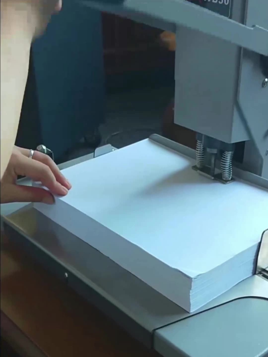 Hot Sale Wb50 Electric Paper Drill Single Hole Puncher Paper Drilling ...