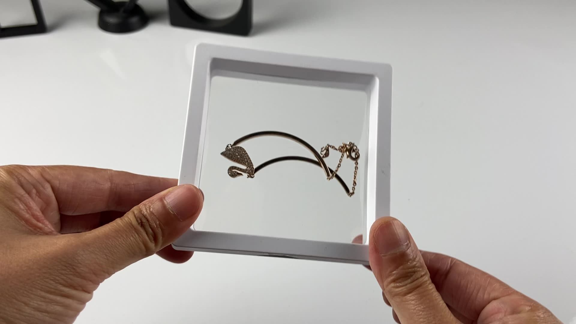 3d Floating Plastic Frame Coin Display Box - Buy Plastic Frame Coin ...