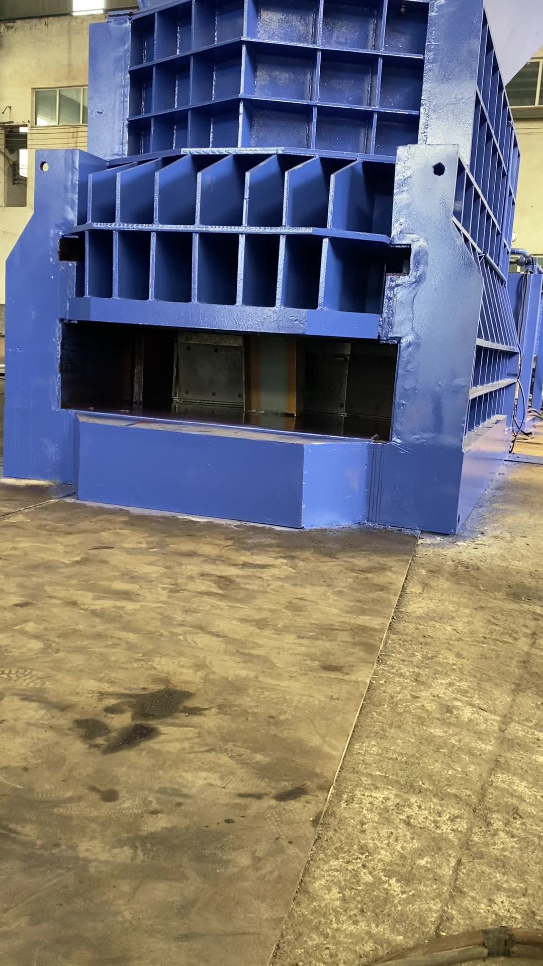High Efficiency 800ton Automatic Scrap Container Shear For Scrap Metal ...