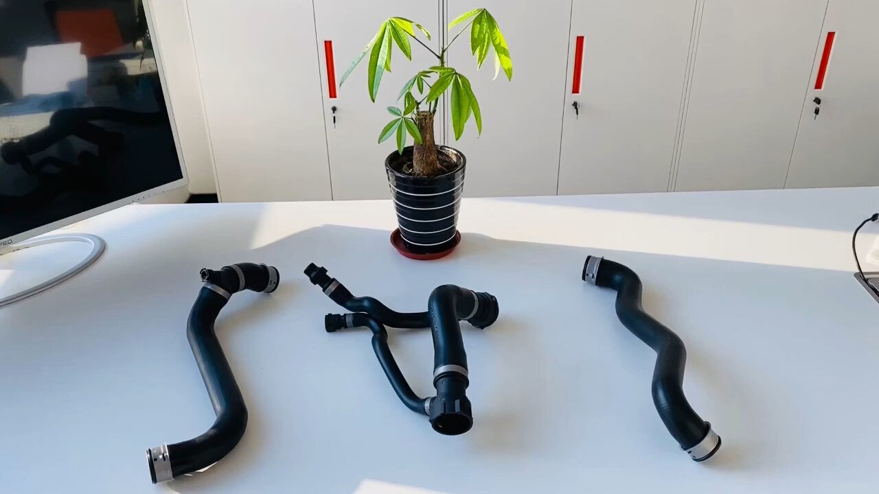 Customized Automotive Car Engine Upper Coolant Hose 17127575453 For Bmw E01 E02 E03 E04 E07 E10 ...