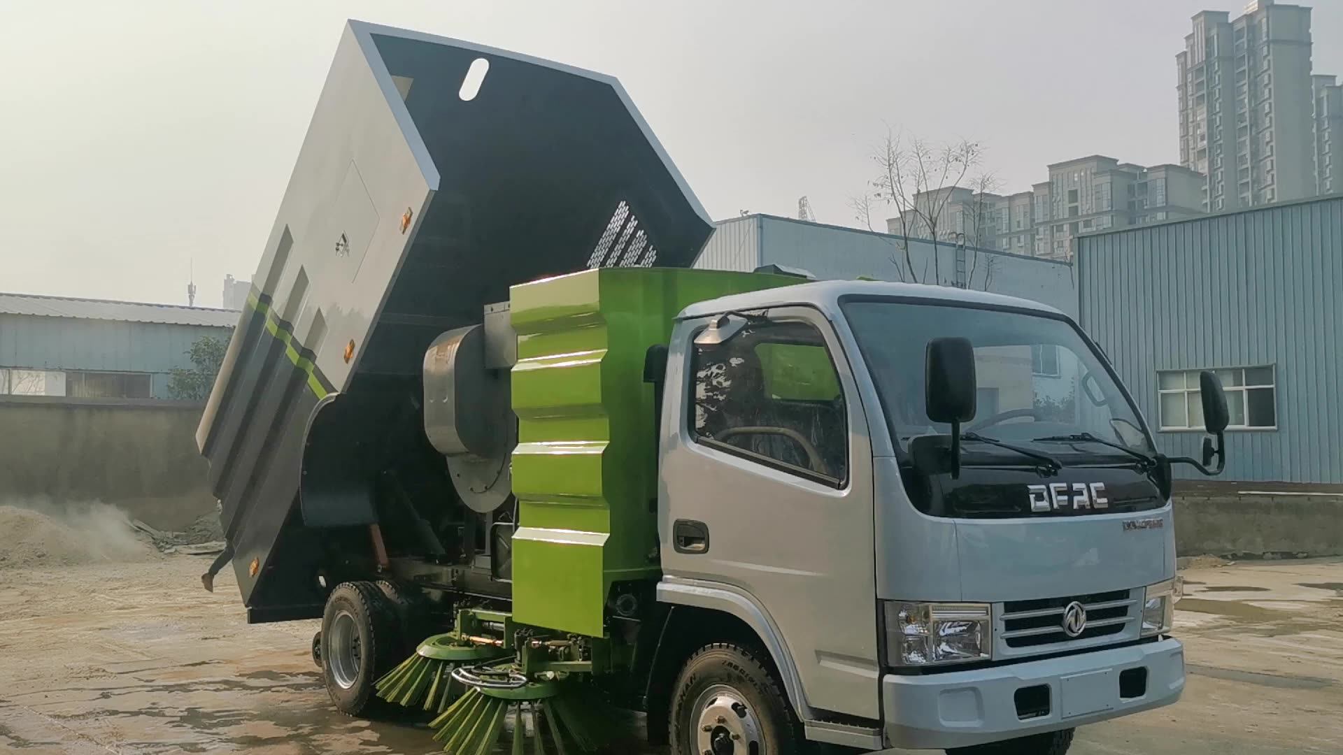 Famous Brand Street Sweeper Truck 4000l Water Tank Road Sweeper ...
