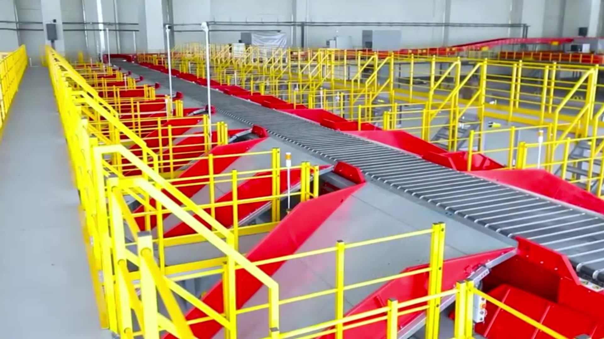 Automatic Sorting Conveyor Warehouse Logistic Courier Sortation Center ...