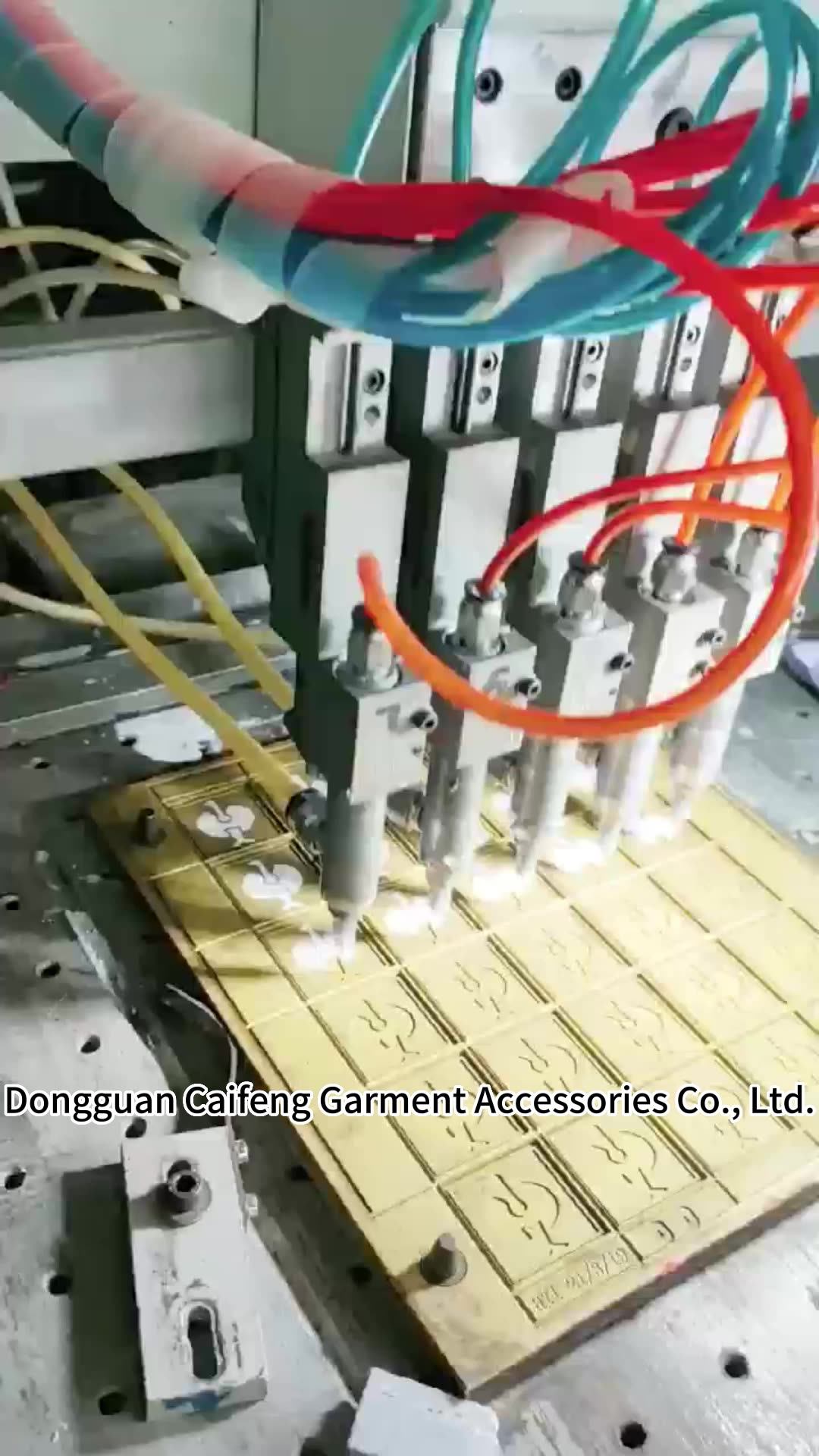 High Quality Custom 3d Heat Transfer Silicone Label Made Embossed Logo ...