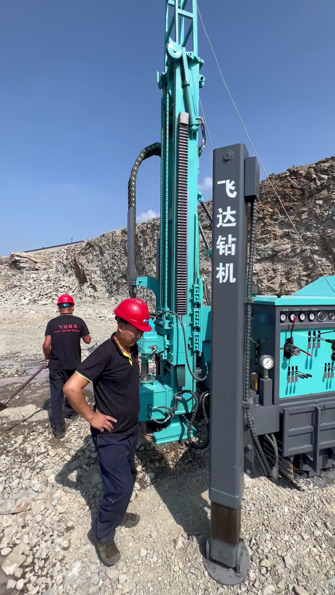 Portable Crawler Water Well Drilling Rig Machine / Spt Gold Mining Core ...