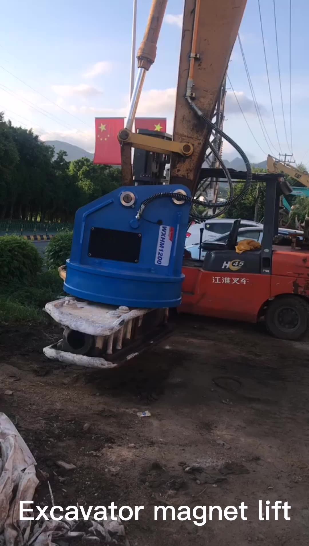 Excavator Hydraulic Lifting Magnet Crane Circular Lifter For Handling ...